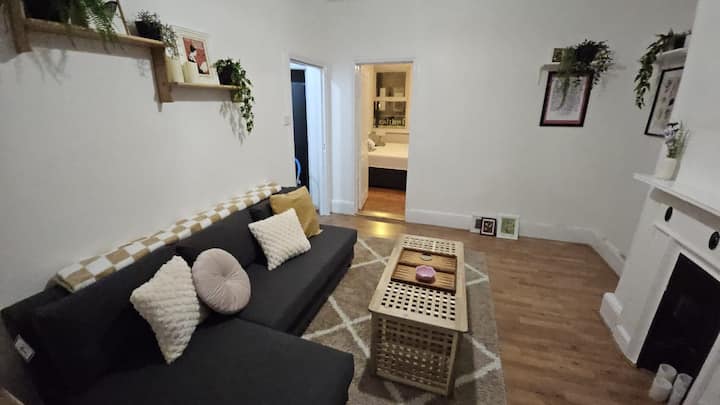 Central Angel Location: 1br Apartment - London