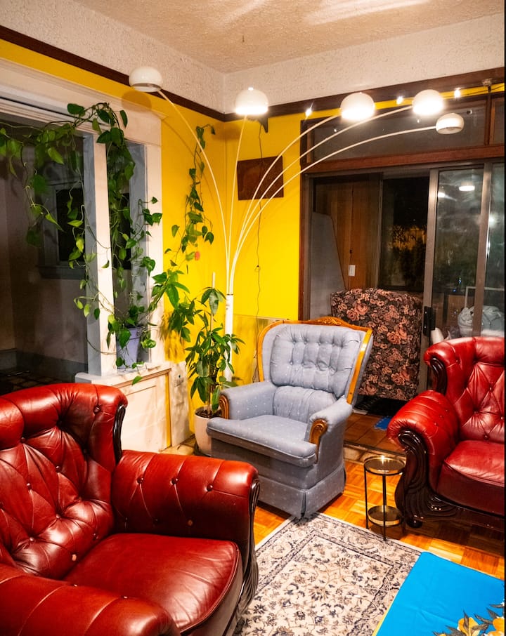 Affordable Room W Great Location - Vancouver