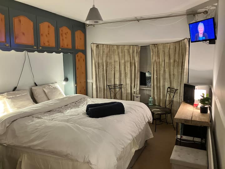 King Size Bedroom & En-suite In South Dublin - Dublin