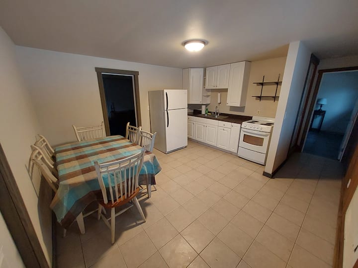 Ski Trip Apartment - Waterbury, VT