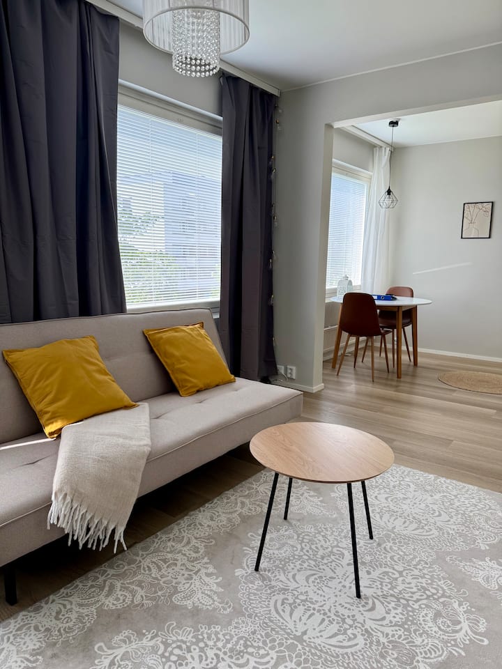 Cozy Heinä / 35 M2 / Lämpötolppa Autolle - Oulu