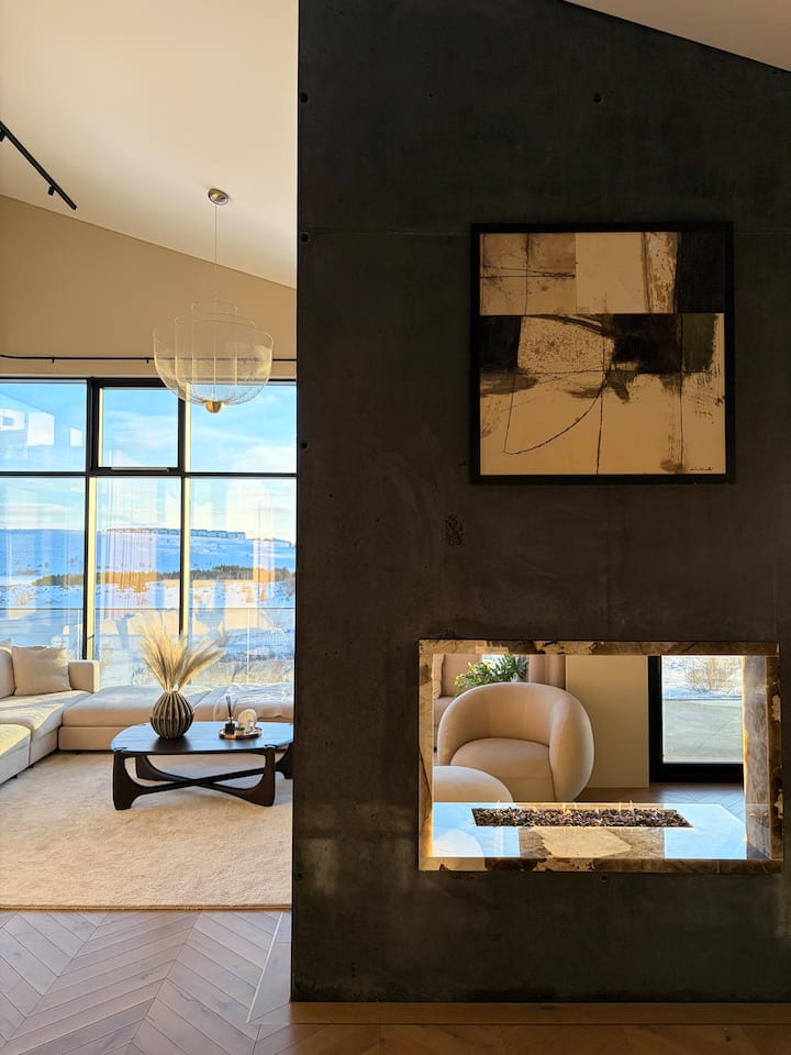 Vikurgata Luxury Retreat - Iceland