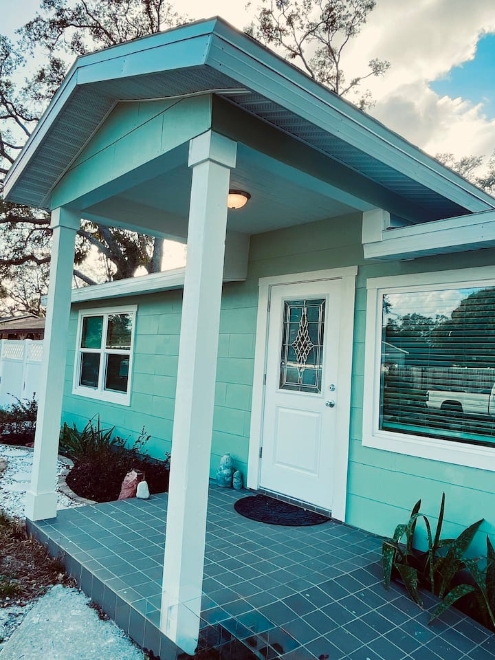 Welcome To Your Florida Home! - St. Petersburg, FL