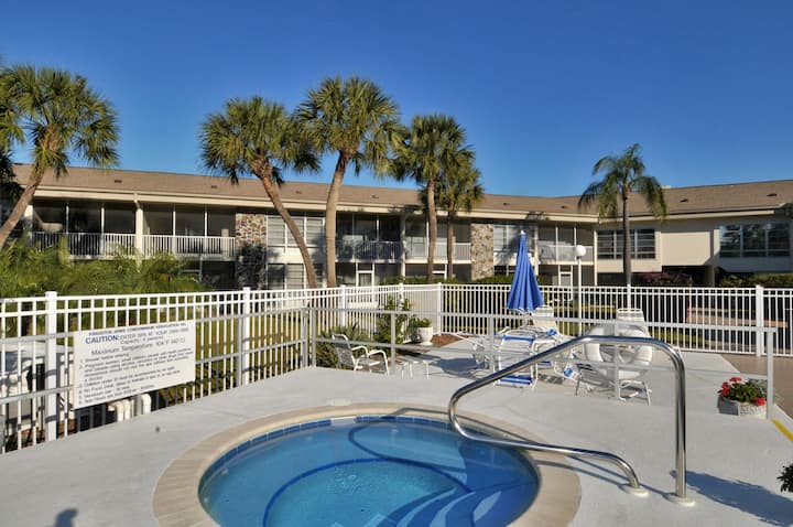 Walkable To Beach, Restaurants, Entertainment! - Sarasota, FL