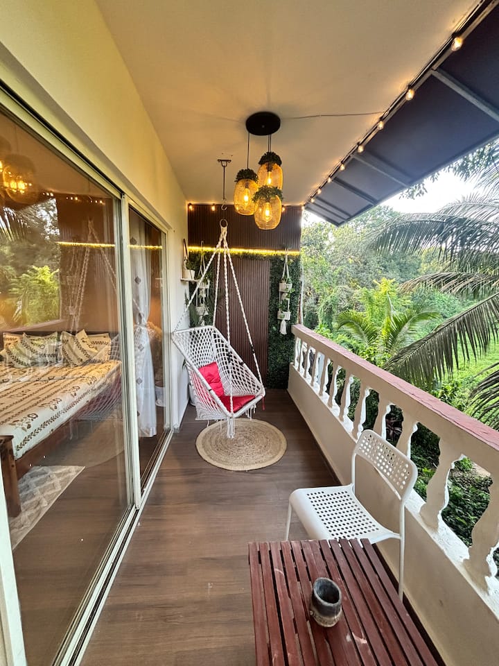 Mango Grove-hill View Chic Studio W/balcony & Pool - Anjuna