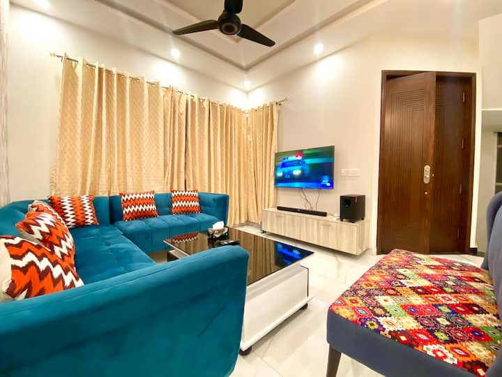 Cozy House In Dha - Lahore