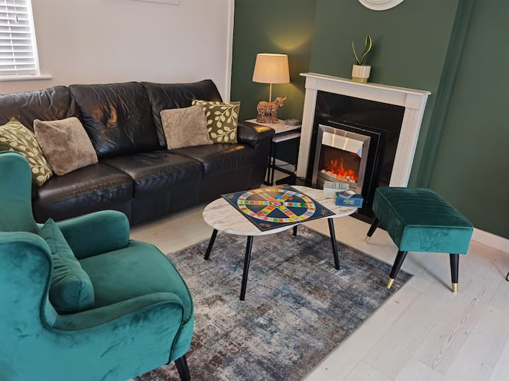 2 Bedrooms Hull Marina Modern Home - Hull