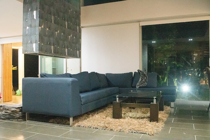 Villa In Poblado Pool Jacuzzi Bar Near To Provenza - Medellín