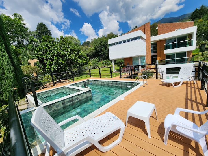 Villa In Poblado Pool Jacuzzi Bar Near To Provenza - Medellín