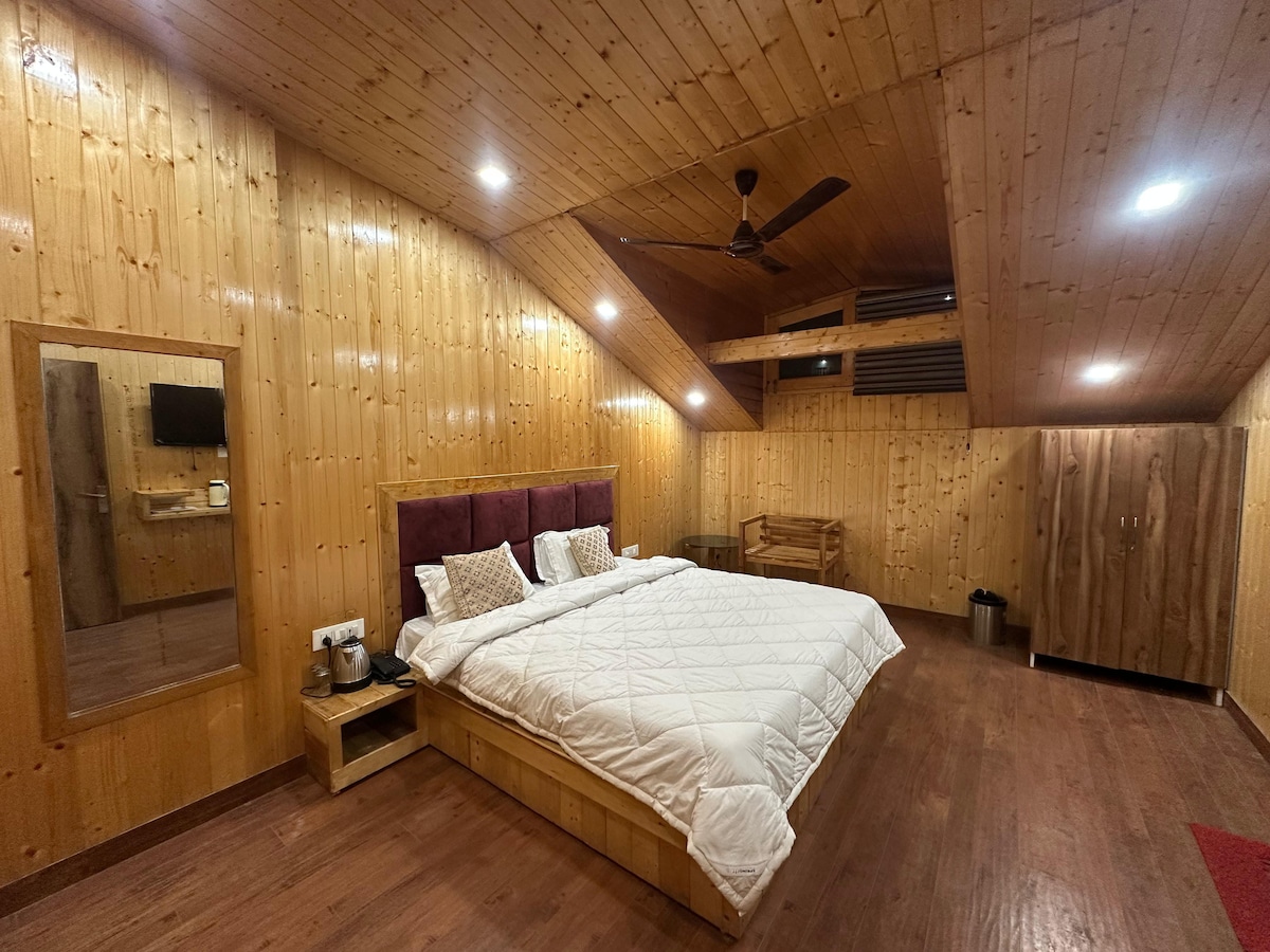 Wooden Hut Rooms - Houses for Rent in Dalhousie, Himachal Pradesh ...