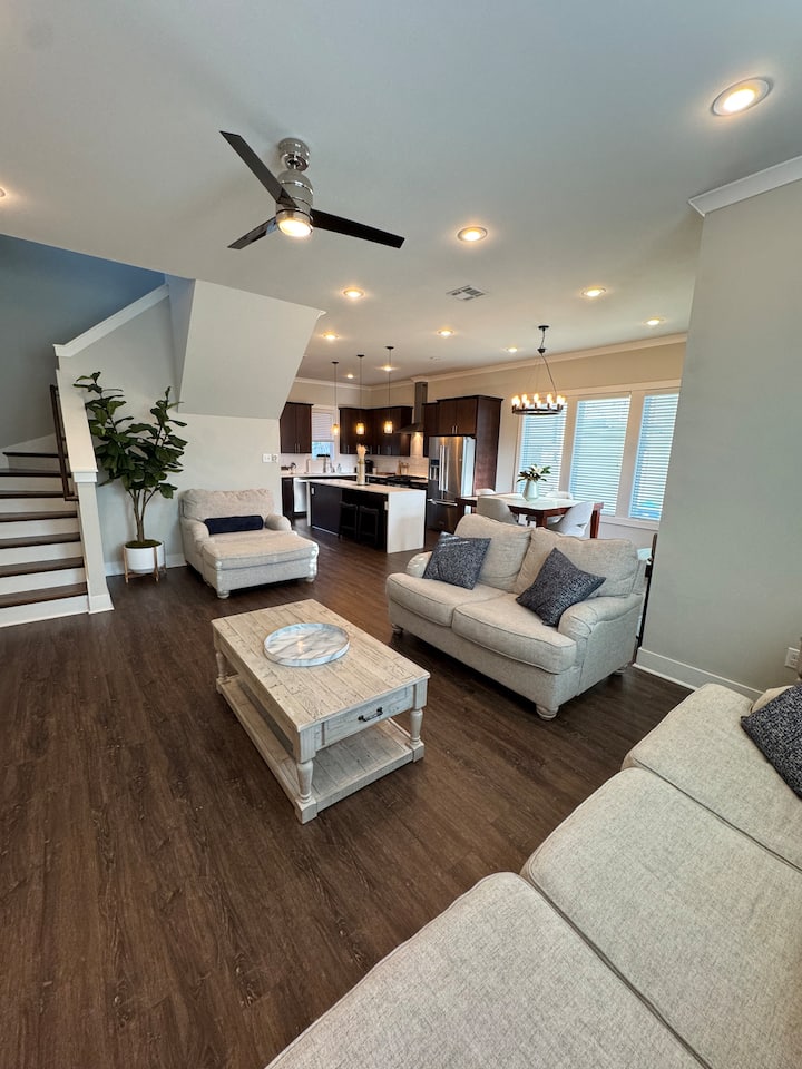 Spacious Family-friendly Home In Center Of Br - Baton Rouge, LA