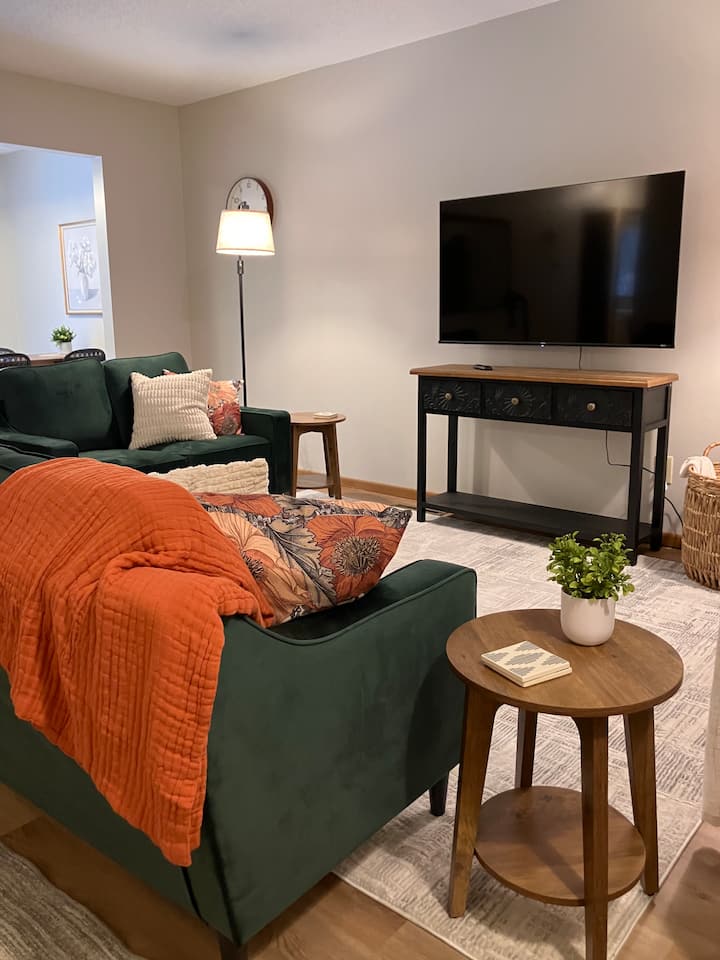 Midland Cozy & Restful 2br Stay - 미들랜드