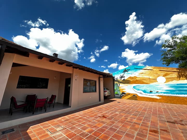 Amplia Casa Moderna A Estrenar - Paraguay