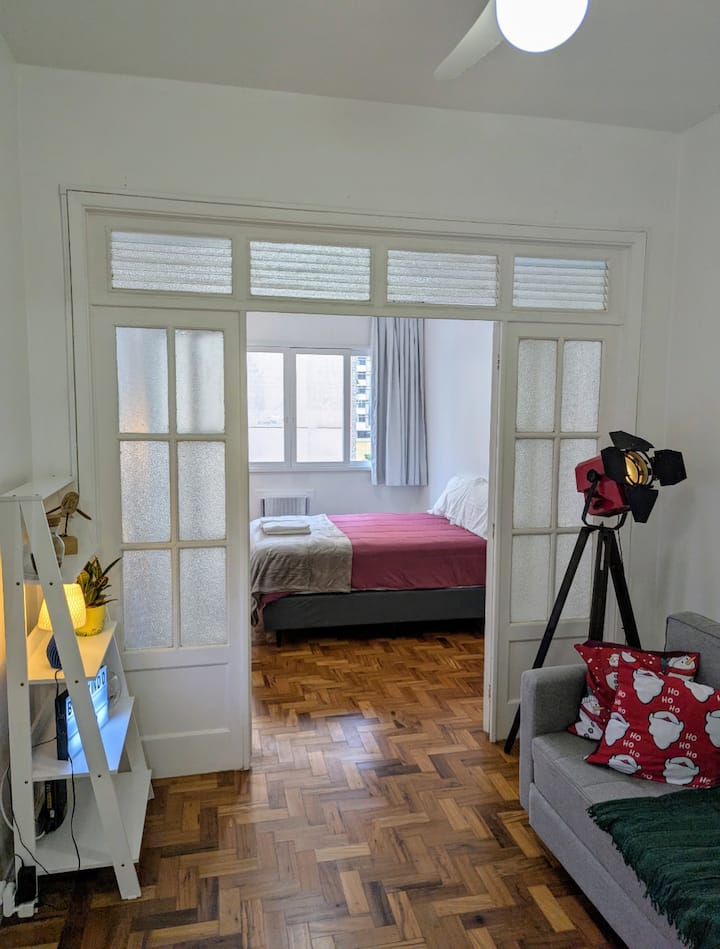 Espaçoso Flat Em Copacabana - Rio de Janeiro