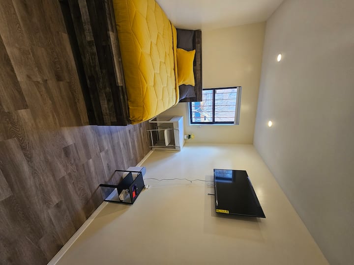 (R3)cozy Townhouse In The Bronx. - The Bronx, NY