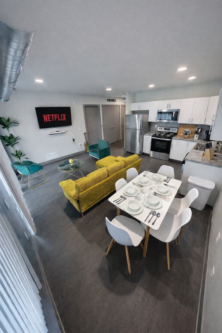 Golden Fern Suite - Des Moines, IA