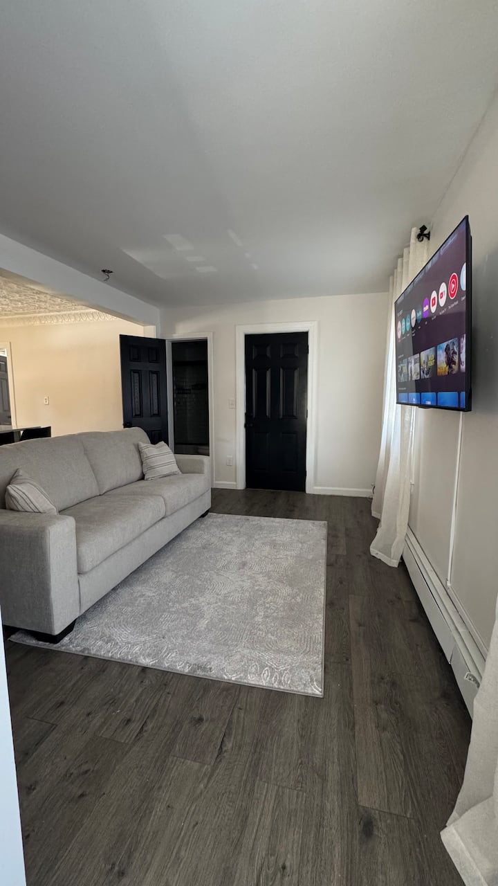 Bright 2-bedroom With Kitchen - Framingham, MA