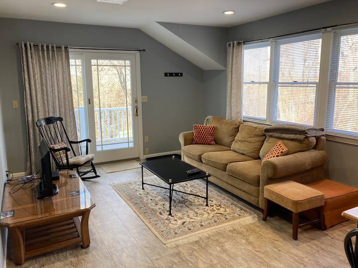 Cozy Apartment Centrally Located In Southbury - Connecticut