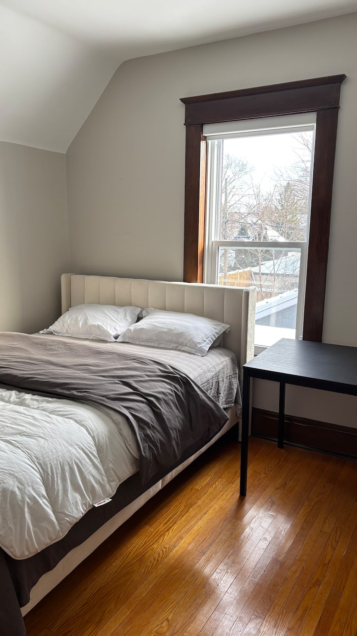 Cozy Room Downtown Kitchener - Waterloo, ON, Canada