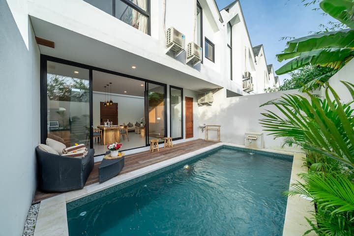 Umaliving Villa Seminyak Bali - クタ