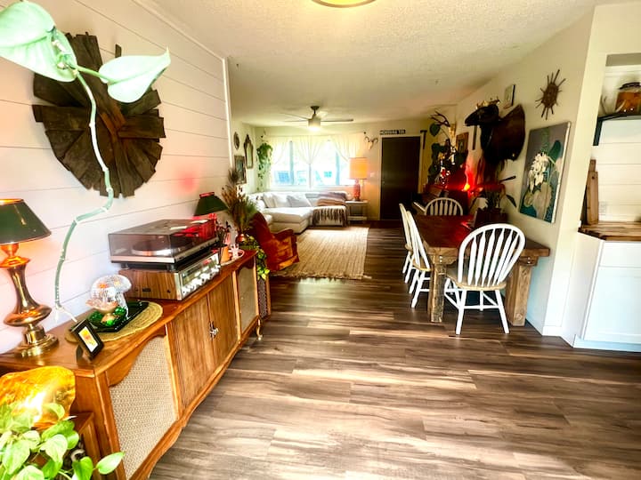 Cozy Montana Music Hideaway - Missoula, MT