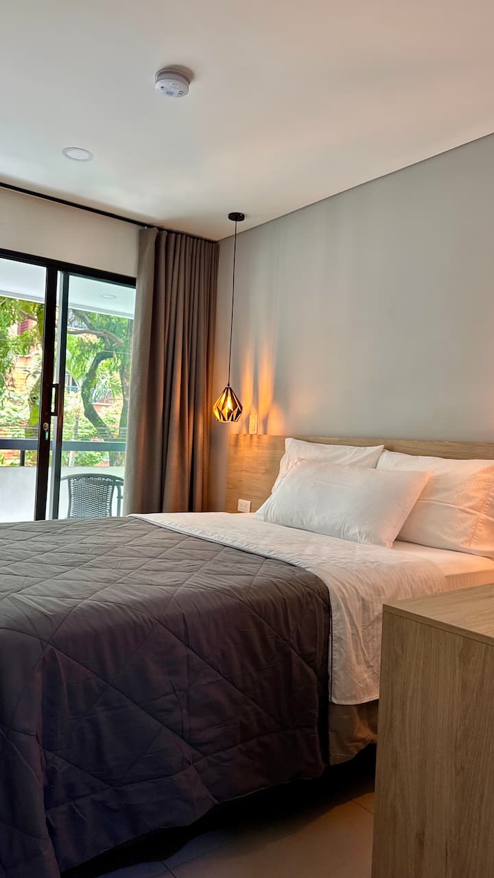 A Pasos De Restaurantes Exclusivos Laureles - Medellín