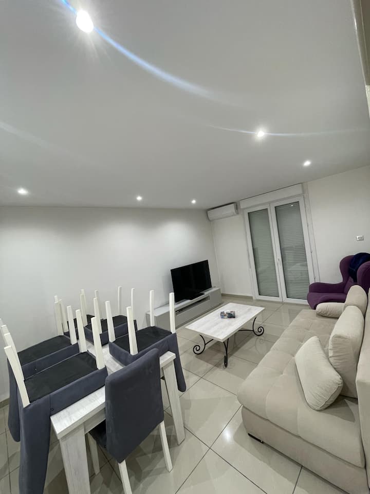 Appart 114m²récent Sécurisé - Constantine