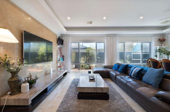 Carlisle Near Airport, Perth Cbd, Crown Casino - Kalamunda
