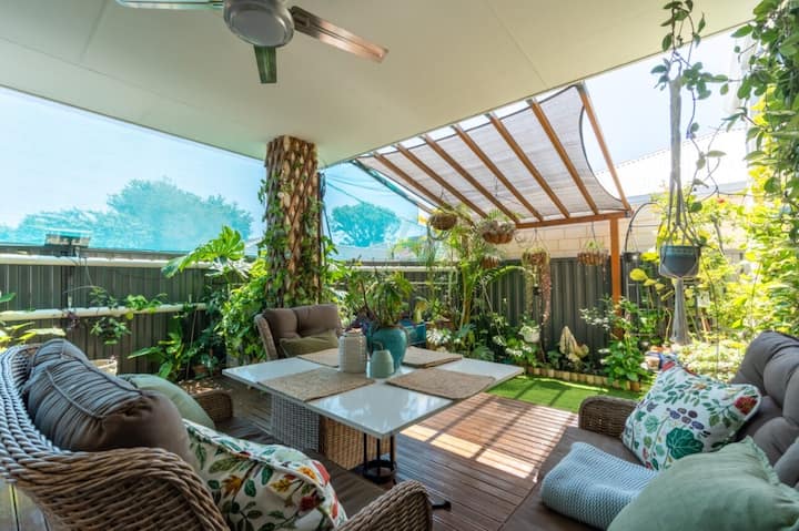 Carlisle Near Airport, Perth Cbd, Crown Casino - Belmont