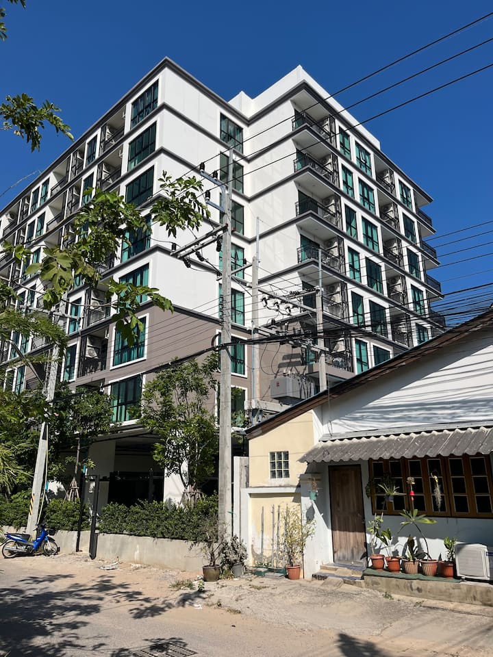 Top Floor Brand New 1 Bed Condo - Hua Hin District