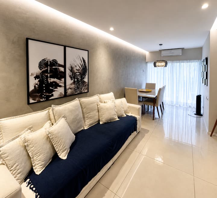 2br W/ Garage · Steps To Metro · Fast Wifi - グローリア