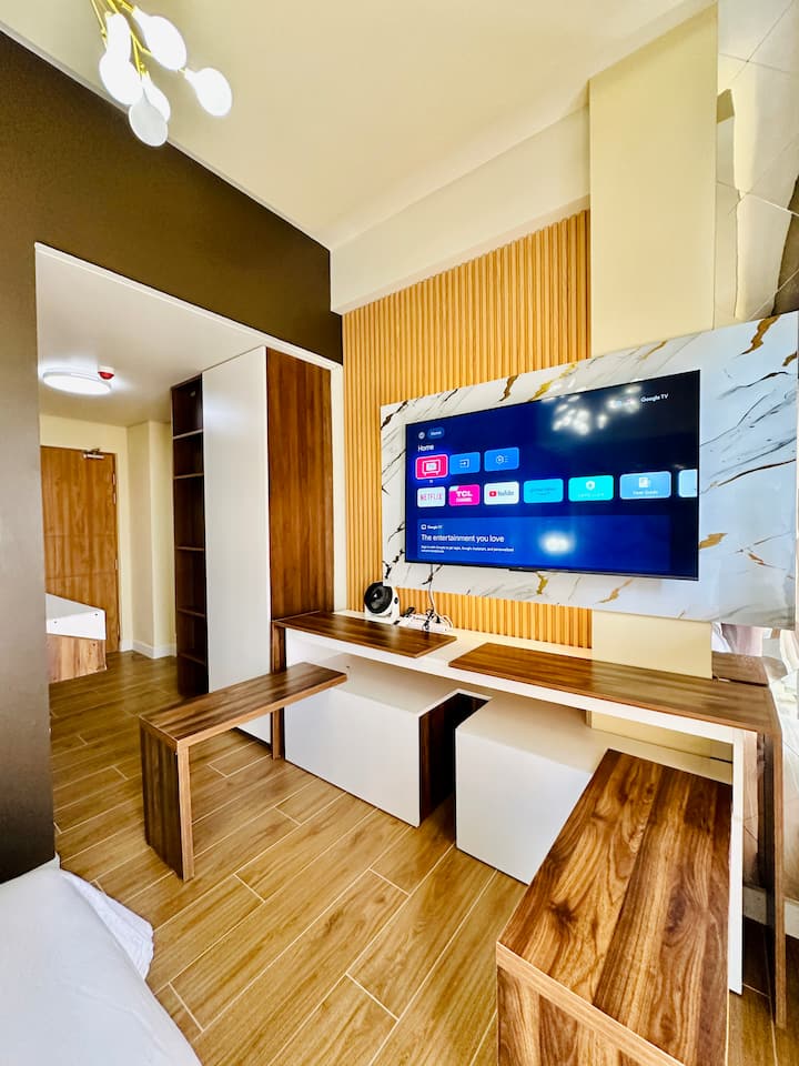 Twin Lakes Tagaytay Manor 1 | Ugf Stylish Studio - Philippines