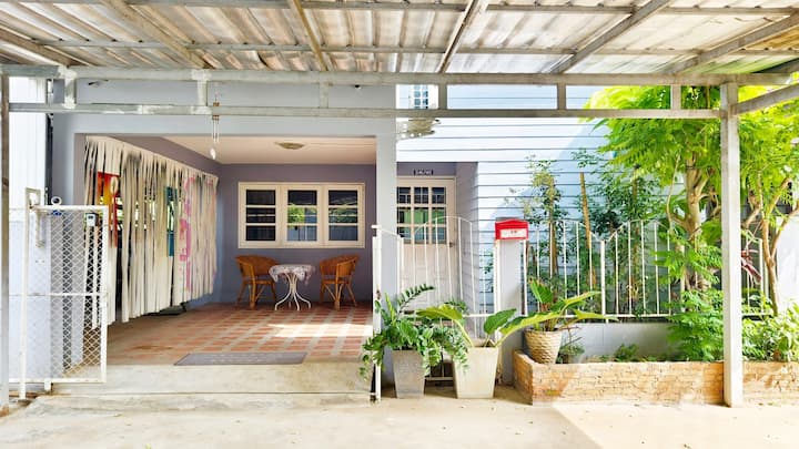 Home Saendee ใกล้กาดฝรั่ง·ติดลำธาร เป็นส่วนตัว - Hang Dong