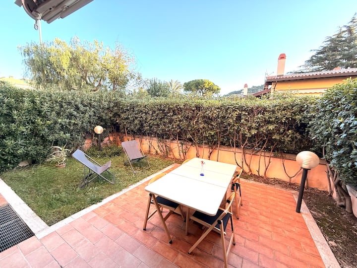 Terrazza E Giardino In Centro Paese - Andora