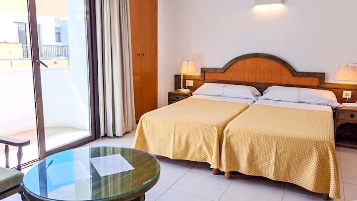 Cozy Studio In Santa Eulalia Heart 50m Beach - Santa Eulària des Riu