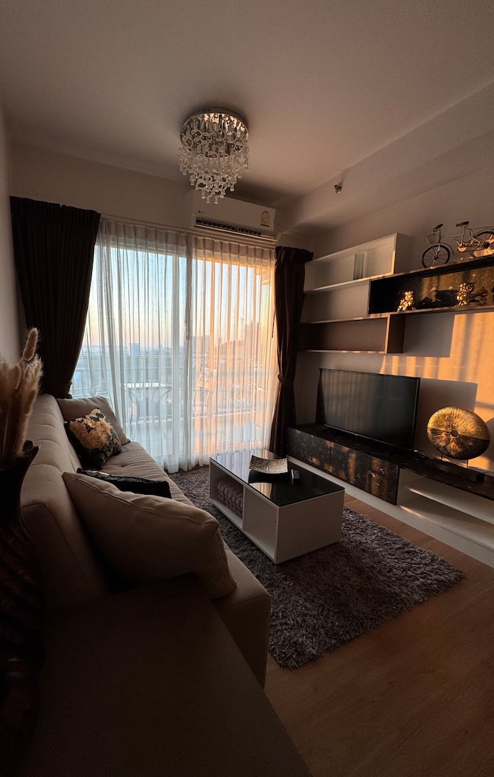Stylish Condo With Golden Sunset - Jomtien