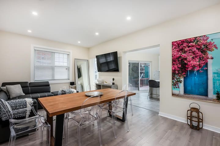 5 Bdrms 3 Parking Lower Duplex - Dorval