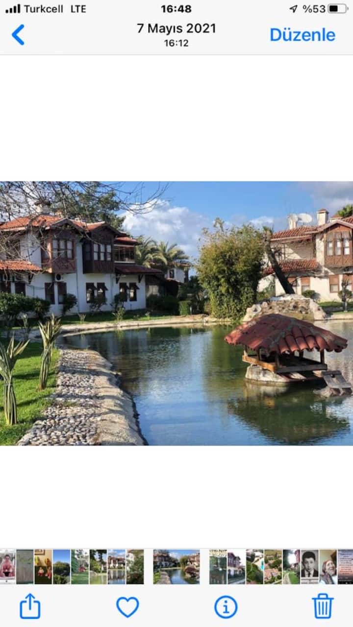 Sahile Yakın Havuzu Göleti Olan Sitede Yazlık - Manavgat