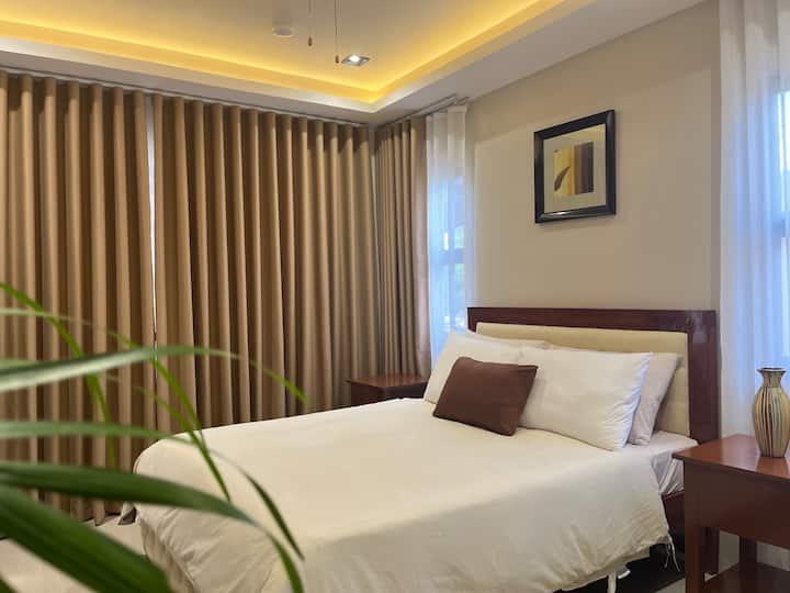 Guest House (Gf) W/pool & Kitchen Near The Beach - Subic