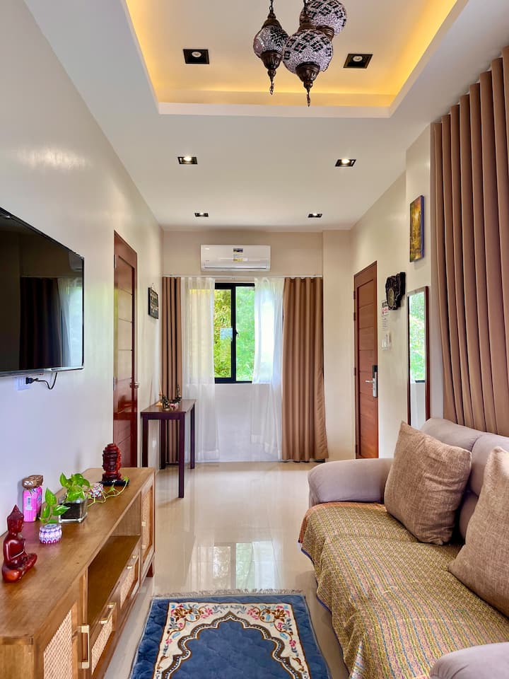 Penthouse Cocoon:kitchen&jacuzzi Near Sbma - Subic