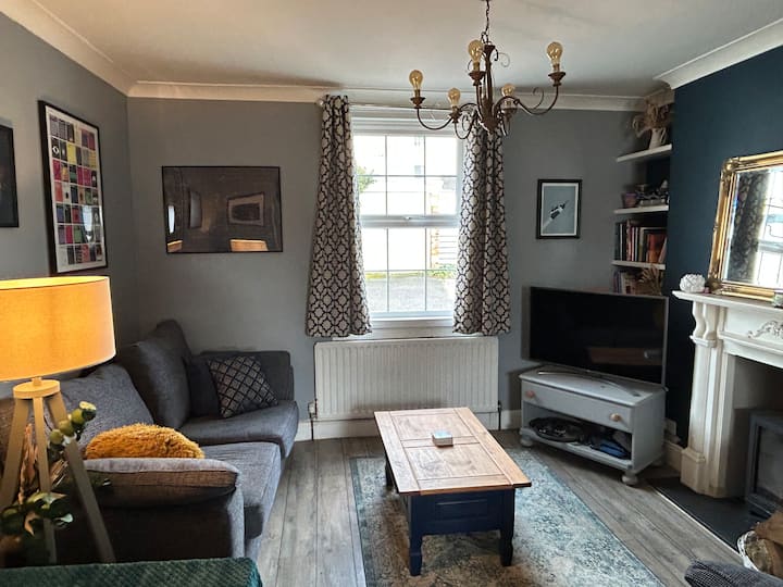 Period Property Close To Centre With Parking - Cheltenham
