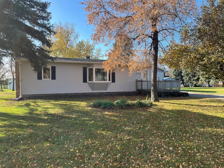 Private Lakeside Escape - Devils Lake, ND