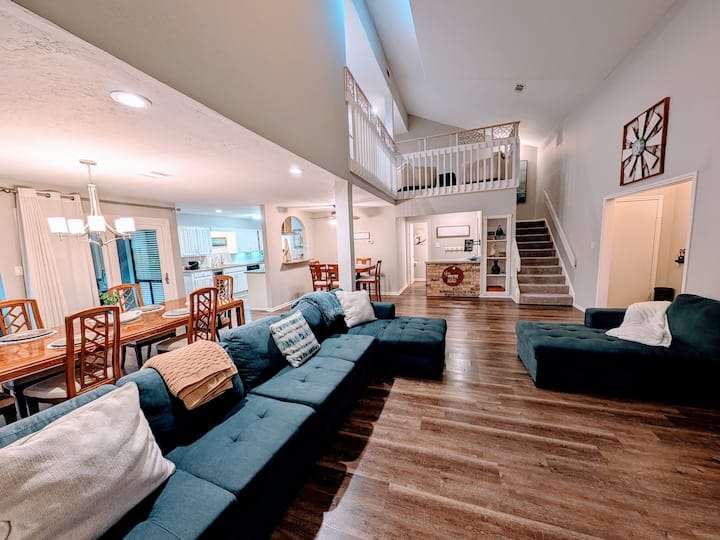 ​Lake Conroe Retreat 10 Am Check-in Family Kitchen - Conroe, TX