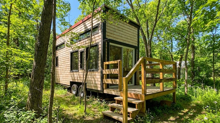 The Nest | Off-grid Tiny House In The Forest. - Smiths Falls