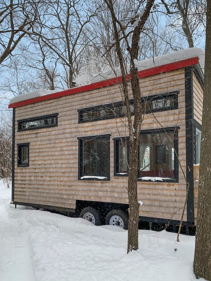 Off Grid Tiny House Surrounded By Forest! - Smiths Falls