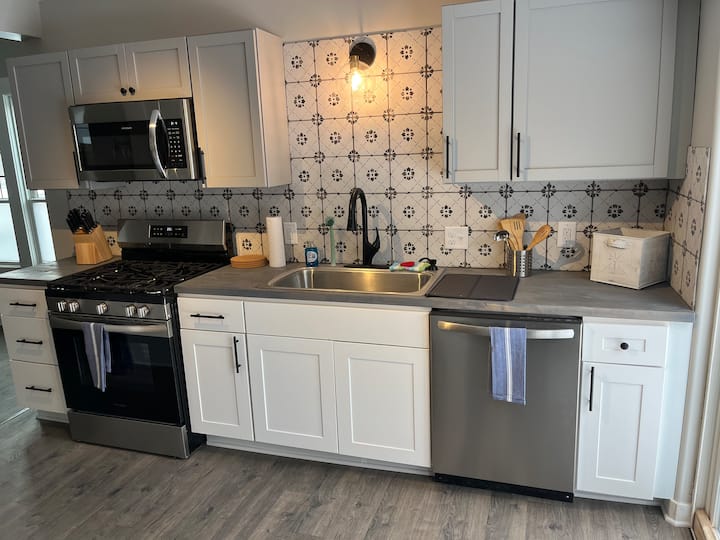 Beautiful 4bed Central Location - Muskegon, MI