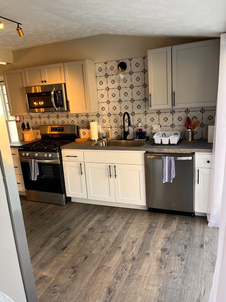 Beautiful 4bed Central Location - Muskegon, MI