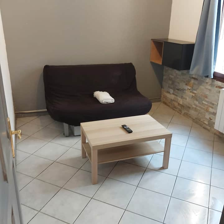 Maison De Ville Dans Une Cour - Grenoble