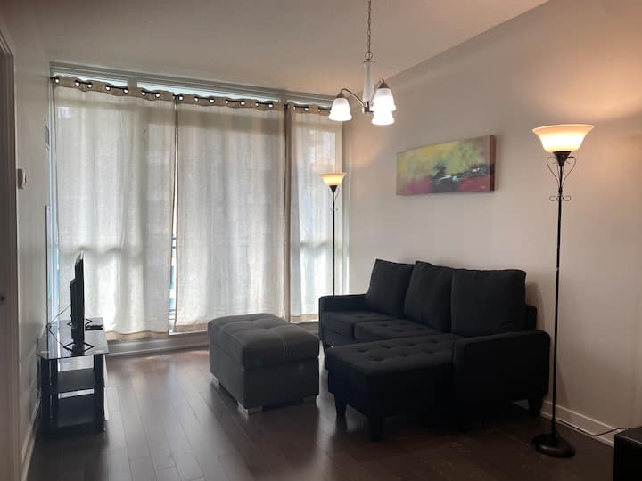 Spacious Furnished Condo Square1 - Mississauga