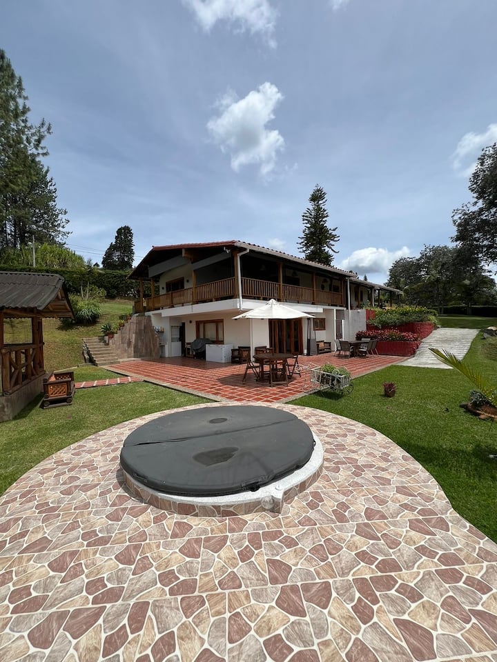 Spacious Country House With Jacuzzi & - Copacabana